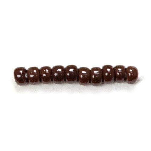 グラスビーズ、丸特小です。【 サイズ（約） 】 外径1.5mm【 入り数(約) 】 7g(約1750粒)【 加工・色名 】 ぎょく／46こげ茶【 素材 】 ガラス【 発売元 】 TOHO・外径が最も小さいビーズなので、より繊細な作品作りが楽...