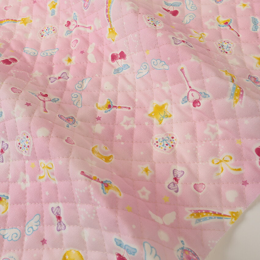 ■布幅（約）…106cm ■素材…表裏：綿100％、中綿：ポリエステル100％　 ■数量設定…50cm単位の切売り　（ご購入例： 数量 2 = 1m） ●生地の厚さ … 厚地 ●透け感 … なし ●生地の特徴 … 布状のわた(キルト綿)を、...