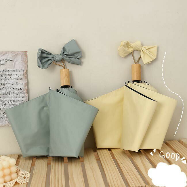 商品詳細 豊かな色とデザインは夏の祭りで浴衣に相性よい ポリエステル生地の裏側にポリウレタン加工を施した軽くて コンパクトサイズの折りたたみタイプ遮光晴雨兼用日傘です 三段折タイプ、驚くほど軽さコンパクトサイズ 毎日持っても負担になっておら...