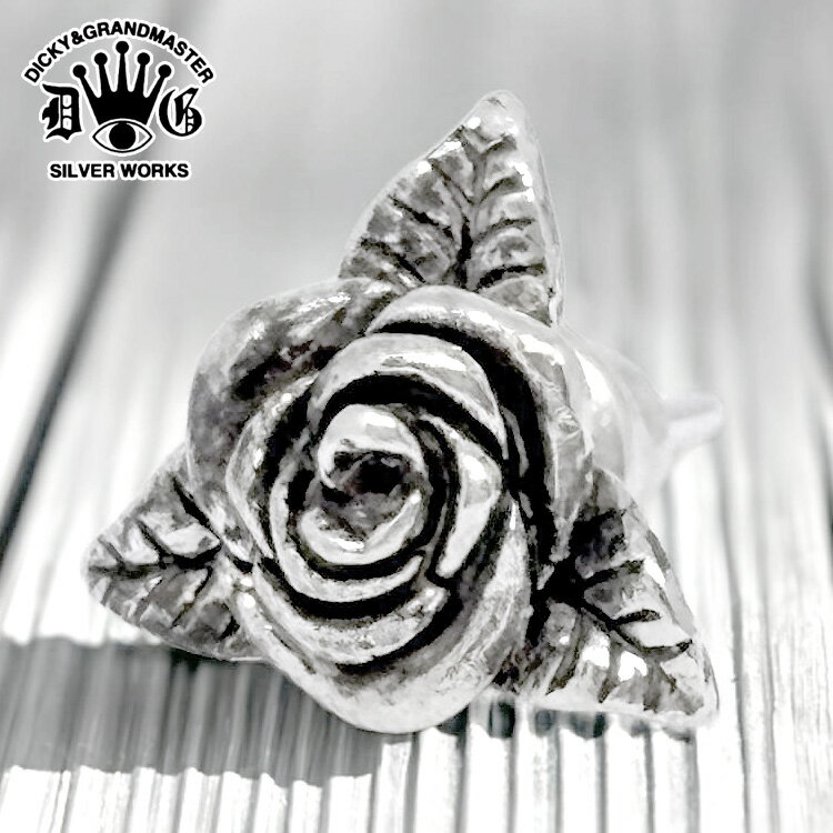 「美しい一凛の薔薇の花をモチーフにしたスタッドピアス」は、耳元に華やかさと上品さを添えるアクセサリーです。繊細な薔薇のデザインが、日常の装いにエレガントなアクセントを加えます。シンプルながらも存在感のあるこのピアスは、特別な日にも普段使いに...