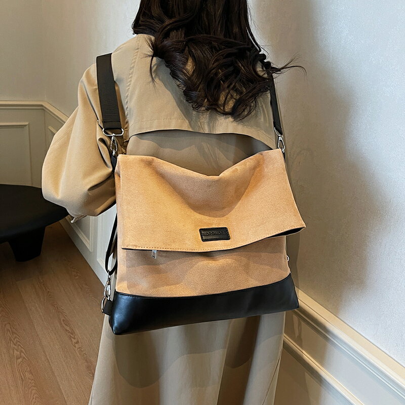 仕　様 サイズ約34×32×7cm材　質PUレザー重さ約570g/パック 入　数 1ヶ 注意事項 ●海外生産のため、輸入、生産時期に、擦り傷・バリ・歪み・メッキムラなどある場合がありますが。 ●生産メーカーの都合により、再入荷時にサイズや色...