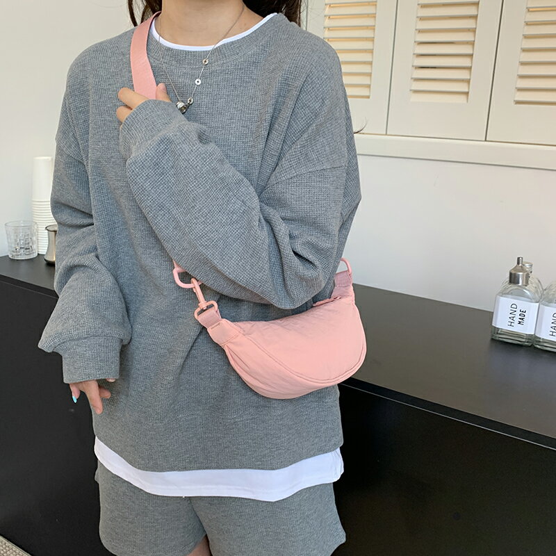 仕 様 サイズ約26.5×11×9cm材 質ナイロン重さ約50g/パック 入 数 1ヶ 注意事項 ●海外生産のため、輸入、生産時期に、擦り傷・バリ・歪み・メッキムラなどある場合がございます。 ●生産メーカーの都合により、再入荷時にサイズ・色...