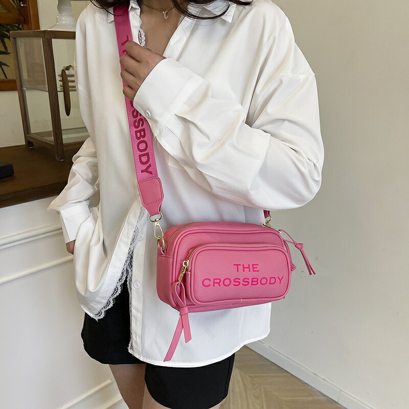 仕 様 サイズ約22×13×7cm材 質PUレザー重さ約310g/パック 入 数 1ヶ 注意事項 ●海外生産のため、輸入、生産時期に、擦り傷・バリ・歪み・メッキムラなどある場合がございます。 ●生産メーカーの都合により、再入荷時にサイズ・色...