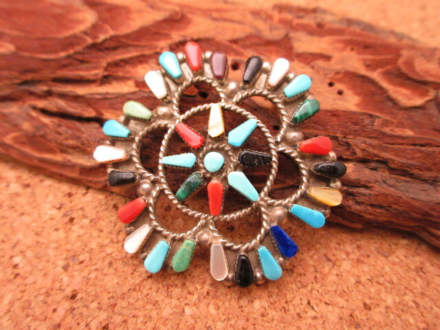 商品情報サイズ(最大)(A)縦×(B)横=約40mm×約40mm全長(バチカン含む)＝約--mm※チェーンは別売りです。材質スターリングシルバーターコイズマザーオブパールコーラルジェットラピスラズリマラカイト等【装着画像のチェーンは長カット...