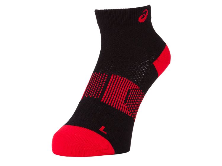 ※image photo ●中〜長距離走向けに開発したテクニカルレーシングソックスです。 ソックス裏面に施したすべり止めシリコーンプリントを、着地ポイントからあえて外すことでシューズ内のズレを抑制。 フィット性の優れたランニングシューズに合...