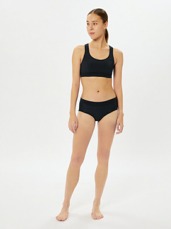 ※image photo ●バストのラインをきれいに見せながら揺れを軽減できる、C3fitの定番スポーツブラ。 肌面をドライに保ちやすく、快適性が高いカップにもこだわりました。 ランニングやフィットネスなど、さまざまなシーンで活躍します。 ...