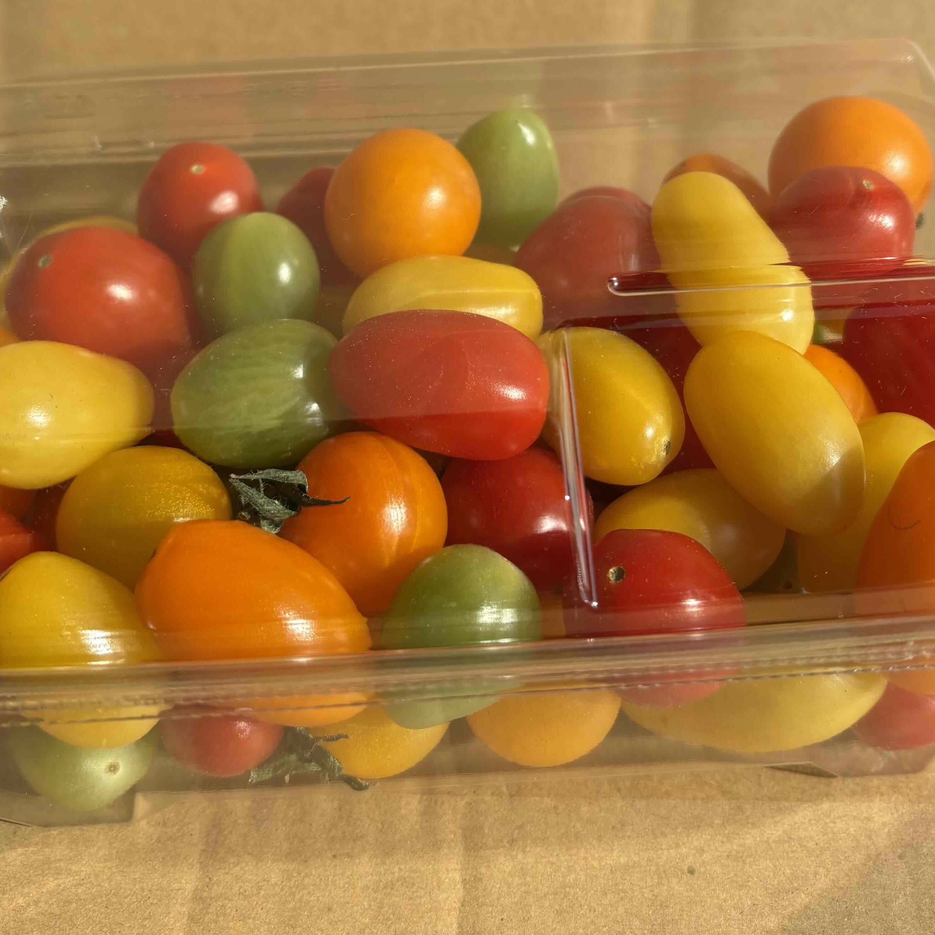 フルーツトマトミックス　約500g（あまえぎみ＋クレア）　　贈答好適品！　熨斗、簡易包装対応します母の日、父の日ギフトに最適 最高級のミニトマト全てを、一度に味わえます！2ケースで500円引き3ケースで900円引き注文後にこちらで値引きいた...