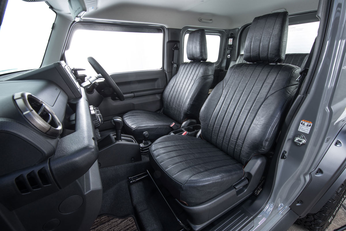 【メーカー名】grace/グレイスクラシック【適合車種】スズキ　ジムニーノマド【年式/型式】2025.04〜/5door/　4人乗り【商品名】シートカバー 1台分【セット内容】1台分【塗装/未塗装】-【カラー】クラシックキャメル/クラシック...