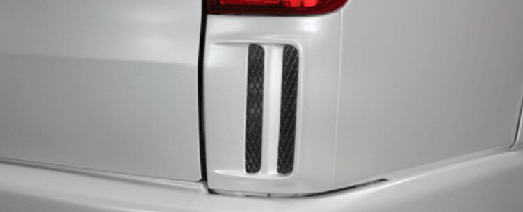 【メーカー名】SilkBlaze/シルクブレイズGLANZEN/グレンツェン【適合車種】トヨタ　ハイエース/レジアスエース【年式/型式】H16.08〜/200系/　標準 ※スーパーGL専用【商品名】リアコーナーダクトパネル【セット内容】本体...