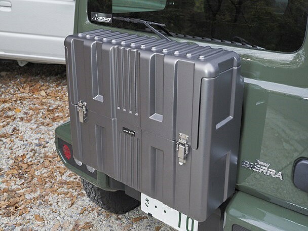 【メーカー名】AKEA/アケア【適合車種】スズキ　ジムニーシエラ【年式/型式】2018.07〜 ※MC、FMCまで/JB74/【商品名】バックパック【セット内容】-【塗装/未塗装】塗装済【カラー】純正ボディ色【素材】ABS【特記事項】※掲載...