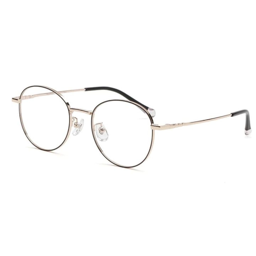 独自開発の累進多焦点レンズを搭載。 レンズの中心からやや下部、主に手元を見る時の視点の位置に最も度数の強いレンズを配置し、外側に向かい同心円状に度数が滑らかに減少していく累進設計を採用。自然な焦点(ピント)移動を可能にしました。 さらに複数...