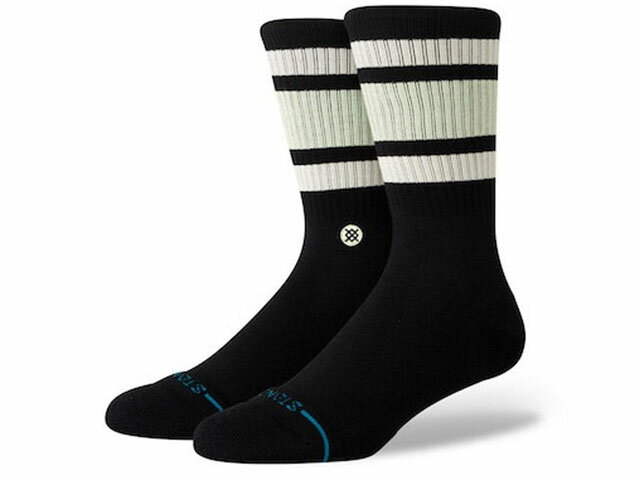 コーデしやすいシンプルデザインに耐久性をプラス上質のコームドコットンを使用し、柔らかで滑らかな肌触りを。 磨耗の激しいつま先とかかと部分には、スタンス独自の優れた耐久性を持つ新素材『インフィニット』を採用。 通常のモデルより5倍の耐久性を実...