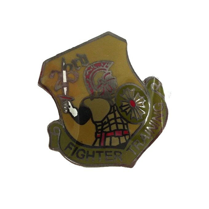 ※この商品は限定入荷品です。在庫限りとなりますのでご了承ください。 ※モニターにより、色の見え方が実際の商品と異なる場合がございます。サイズ：約2.0cm×約1.5cm タイタック式留金付