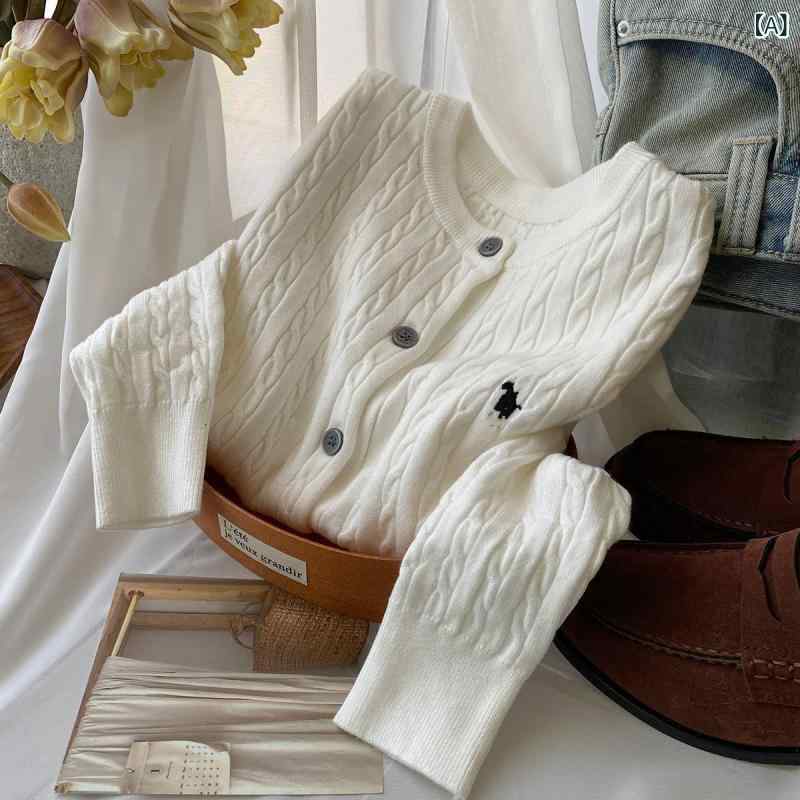 ロバ 刺繍 ツイストニットカーディガン 女性の ための 2025 秋冬 早春 レトロラウンドネック 赤 白 セーター ジャケット 女性の ための商品番号: 10729生地名: ポリエステル主な生地構成: ポリエステル(ポリエステル繊維)パタ...