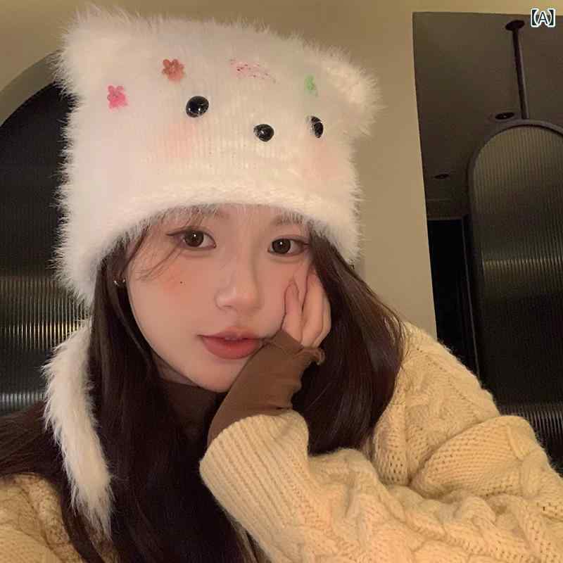かわいい 頬紅の 熊の 毛の ふわふわ した 毛糸の 帽子の 女性の 冬の 2024の 新型は 防寒の 保温の 耳の ニットの 帽子を 合わせます。商品番号: ZZ-255812ブランド: その他製品カテゴリー: ニット帽人気の要素: 英語...