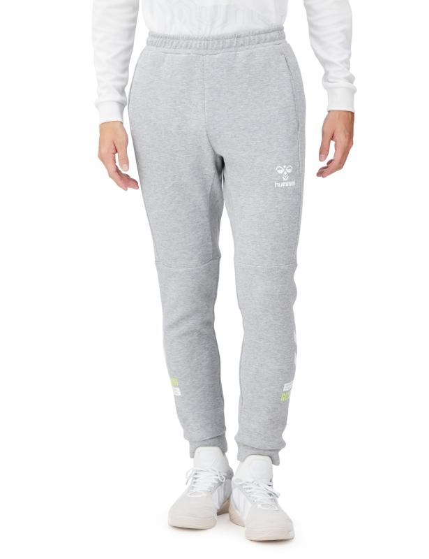 hummel(ヒュンメル) ロングパンツHB スウェットパンツメンズコットンをミックスしたダンボール素材を使用したEURO グラフィックスウェットパンツ。快適な着心地で移動着に最適です。