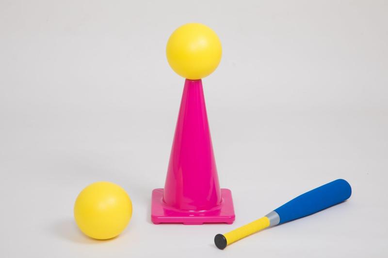 アカバネ(AKABANE)幼児用ティーボール入門セットB B-857 ティーボール用品打ってもあまり弾まない、幼児向けティーボール入門セットバッティングティーにボールを乗せて打つゲームです。 ピッチャーがいないので安全に打つことを楽しめます...