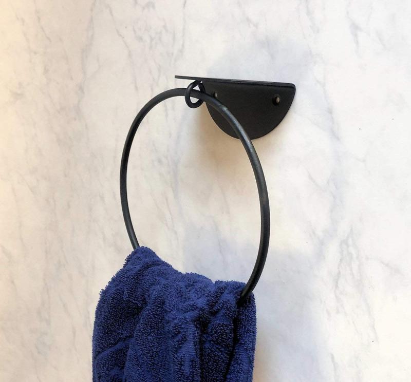 MASOUDITRADINGタオルハンガー タオル掛け アイアン ブラックカラー 洗面所 トイレにアイアン職人のハンドメイド H18.5cmW17.5cmD5.5cm　　素材：鉄・ロートアイアン製　重量250g　カラー：マットブラックカラー...