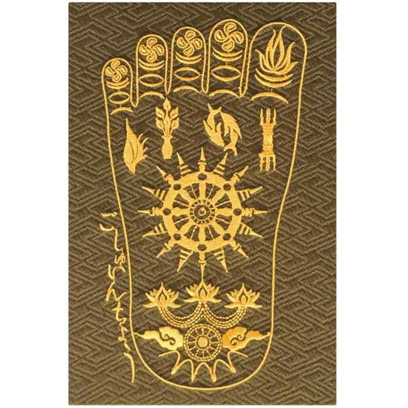 千糸繍院 御朱印帳 西陣織 金襴装丁/刺繍文字 蛇腹式48ページ 「匠」仏足「ごしゅいんちょう」文字と仏足デザインを刺繍した全48ページ蛇腹式の大判御朱印帳です。表紙の「ごしゅいんちょう」文字及び仏足デザインは刺繍で仕上げていますので、立体...
