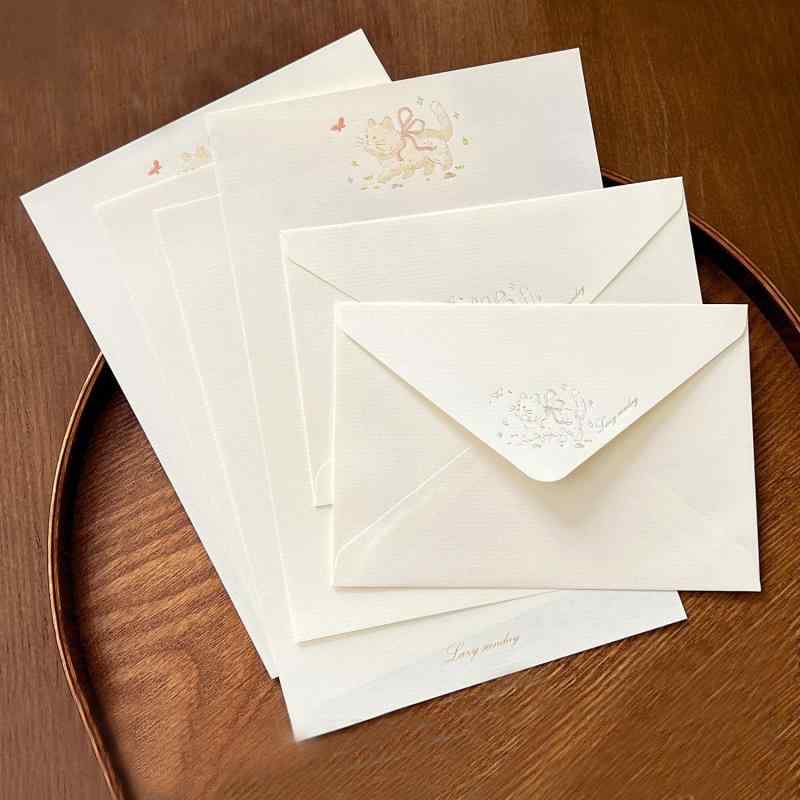 レターセット 封筒便箋セット 封筒4枚 便箋8枚 Elowen封筒のフラップ部分にあしらったきらりと輝く箔押しが、送る人も受け取る人も笑顔になれるレターセット。