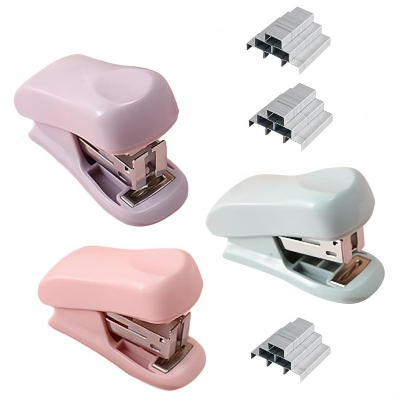 Jindizi 3個 ミニホッチキス 小さなホッチキス ホッチキスミニ テープディスペンサーかわいい ミニステープル ホームオフィスホッチキス 小さなpvc製ホッチキス【プレミアム素材】:abs、鉄小さな色ホッチキス【ユニークなデザイン】:...