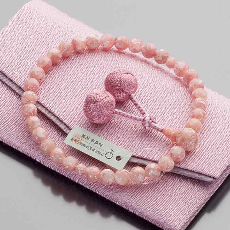 [仏壇屋 滝田商店] 数珠 女性用 ピンクシェル 8mm玉 正絹小田巻梵天房 数珠袋付き すべての宗派で使える 京念珠 証明書付珠の素材：ピンクシェル8mm玉／主珠…ピンクシェル8mm玉／親珠…ピンクシェル10mm玉／天珠…ピンクシェル6m...