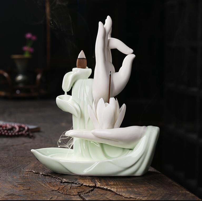商品詳細 商品 内容 香炉 商品 特徴 香炉 仕様 付属品：無し 素材:セラミックス製 生産国：中国 サイズ サイズ（cm）： 写真の通り ●形、色、質感が、商品ページ上と実物で異なって見える場合がございます。予めご了承くださいませ。 商品...
