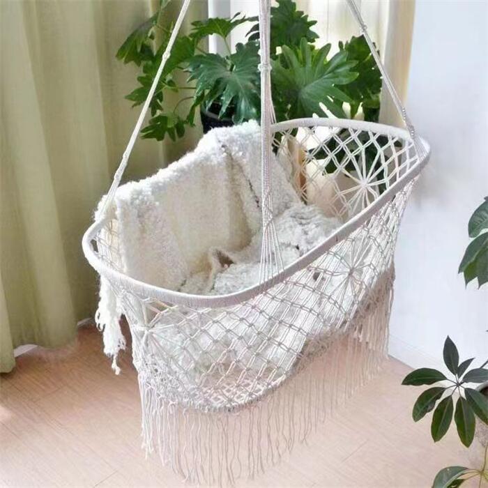 商品説明 状態 新品 商品内容 ハンモック（クッションなし） カラー （写真通り） 生産国 中国 サイズ 下：72*40CM　上：90*54CM 耐荷重約100kg （商品寸法について、測定方法・測定点により、2・3cmの誤差がある可能） ...