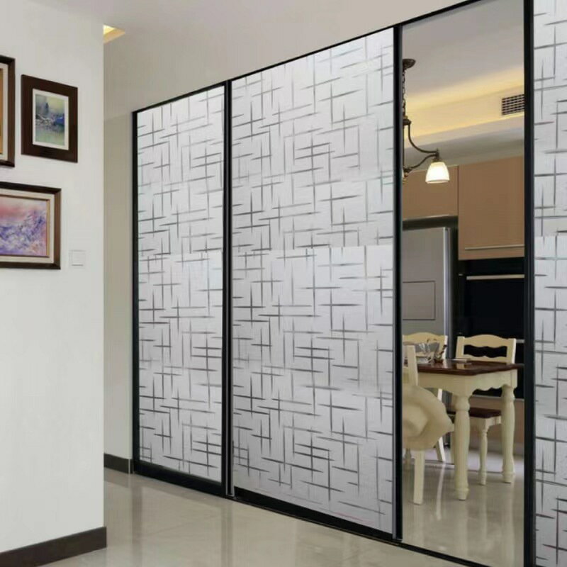 プライバシー保護や目隠しに便利な静電ステッカーです。すりガラス風のデザインで外からの視線を遮ってくれます。接着剤を使用せず静電気の力で貼り付くフィルムです。ガラスなどのツルツルとした素材にお使いいただけます。【サイズについて】画像をご参照く...