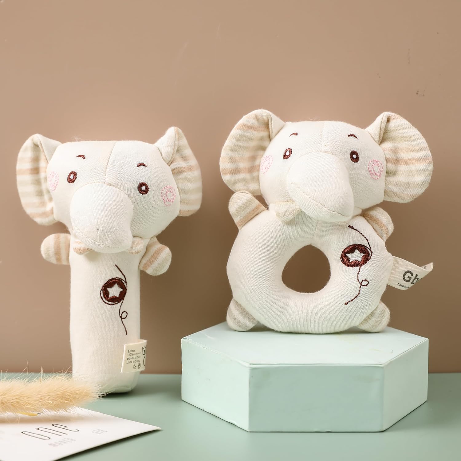 ぬいぐるみ がらがら 赤ちゃん おもちゃ ラトル りんりんスティック 可愛い 布のおもちゃ 3ヶ月から オーガニックコットン 人気 出産祝い 知育玩具 新生児 子供 ベビー 0 1 2 3歳 乳幼児 女の子 男の子 出産祝い 誕生日 クリス...