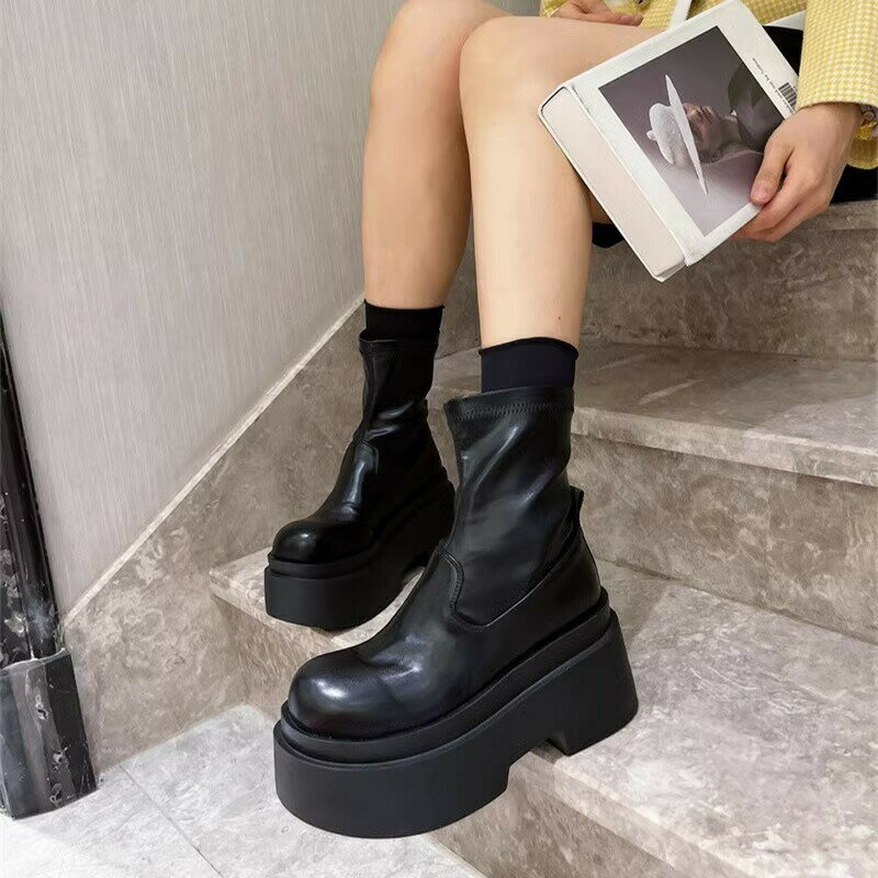 厚底ブーツ レディース 太ヒール マーチンブーツ 厚底アップブーツ ハイヒール ショートブーツ PUレザー 防水 レジャー 無地 革靴 カジュアル 春秋 女の子 通勤 合成革 おしゃれカジュアルの定番ショートブーツ。"表地: PU...