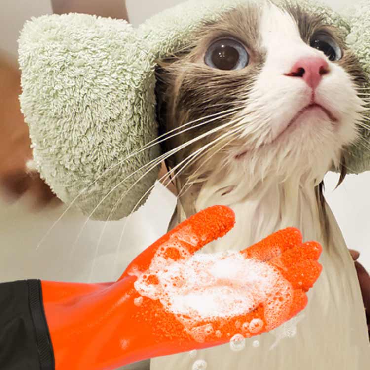 【噛みつき防止厚手デザイン！】マッサージやシャンプーにも使えます。また、血行を良くし、犬の毛の抜け変わりをスムーズにすることで皮膚炎を予防することにもつながります。サイズ70cm 27cmサイズについての説明サイズ：70cm 27cm商品の...