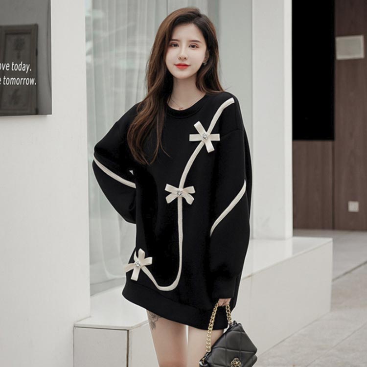 リボンスウェットチュニックボディラインを拾わないビッグなシルエットでラフコーデが完成。膝上丈なので、ショートブーツやロングブーツとの相性が抜群です。ヒール付きなら脚長効果もアップ。サイズS M L XL 2XLサイズについての説明【サイズ】...