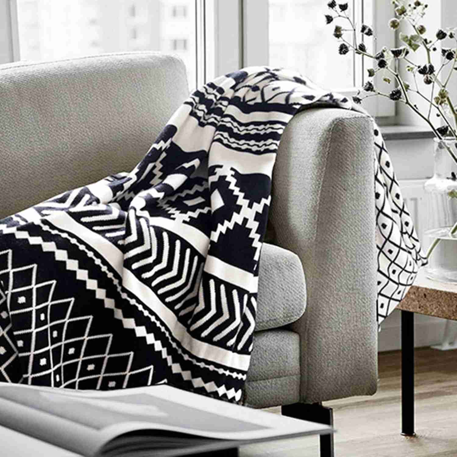 -------商品詳細-------?【手触り】高品質なニット毛布なので、肌に優しくて暖かいです。優れた通気性で蒸れにくく、全年間も快適に使用いただけますよ。柔軟な手触りなので、ベビーケットとしても大活躍です。?【ファッションなデザイン】品...