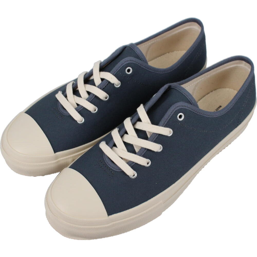 【商品説明】 　1970年代に生産していた運動靴をルーツとしたモデル。 　トゥキャップや履口の補強布といった運動靴としての要素は踏襲し、使用する木型を見直すことで日常使いしやすいシルエットに仕上げています。 【ブランド】 　MOONSTAR...