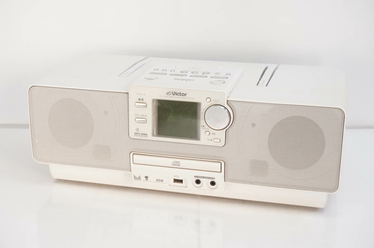 ●商品情報 ・1GB内蔵メモリーに約480曲分の音楽をストック ・音楽ケータイへのデータ転送もかんたん ・直感操作で選曲可能なカラーフォルダ機能 ・メーカー／JVC Victorビクター ・型番／RD-M1 ・年式／2007年製 ・サイズ／...