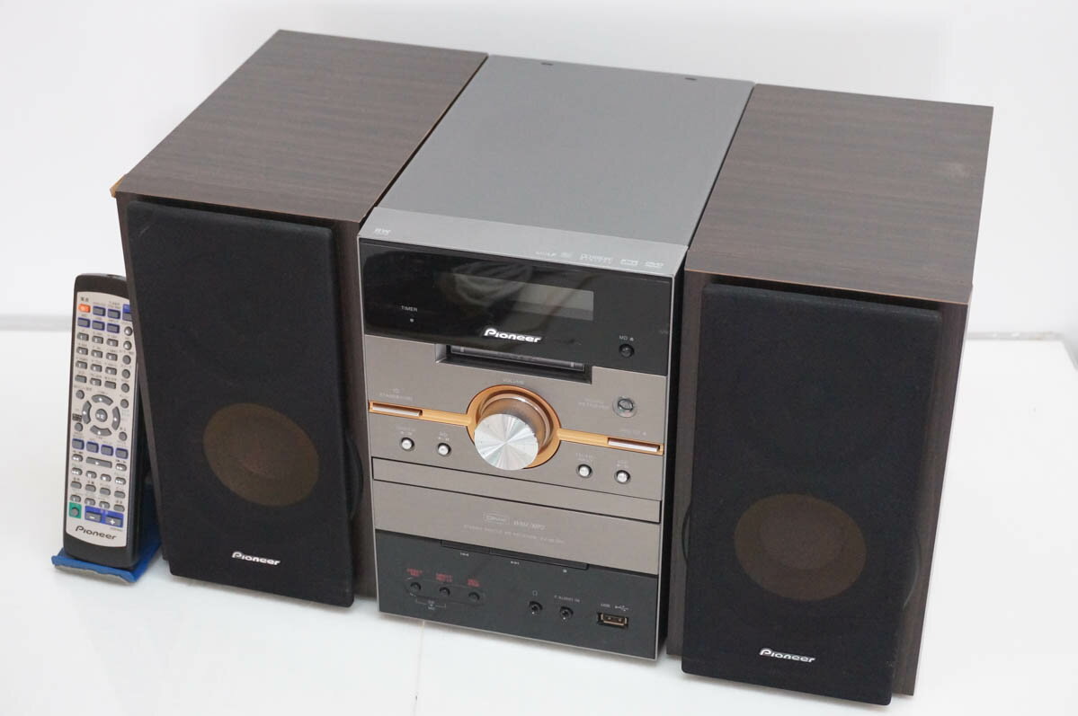 ●商品情報 ・「フルデジタルアンプ」搭載 ・音質補正技術「サウンドレトリバー」 ・「2wayバスレフ式スピーカー」が、バランスの取れた心地よいサウンドを奏でます。 ・メーカー／Pioneerパイオニア ・型番／X-MF7DV ・年式／200...