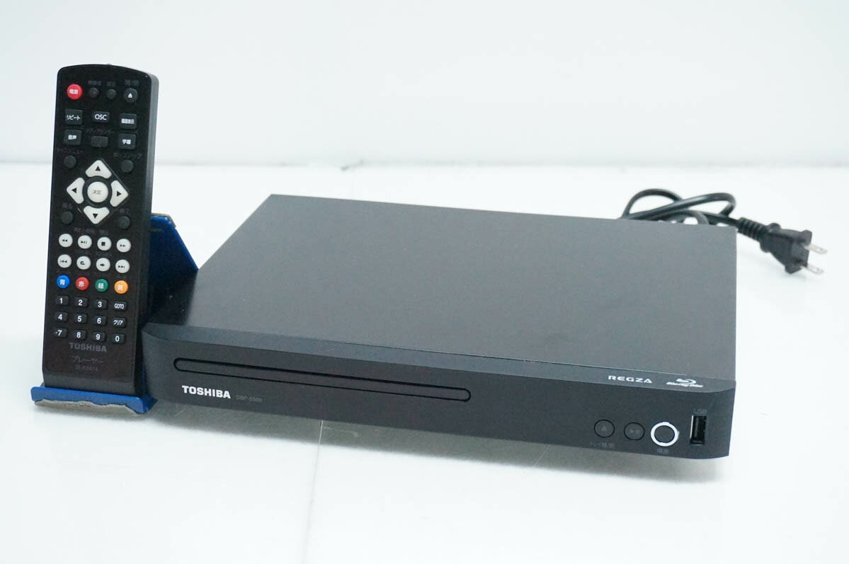 ●商品情報 ・1080/24pダイレクト出力を採用したブルーレイプレーヤー。 ・毎秒24コマで製作された映画などのフィルム素材の映像を、余計な変換処理をせずそのまま出力。 ・メーカー／東芝TOSHIBA ・型番／DBP-S500 ・年式／2...