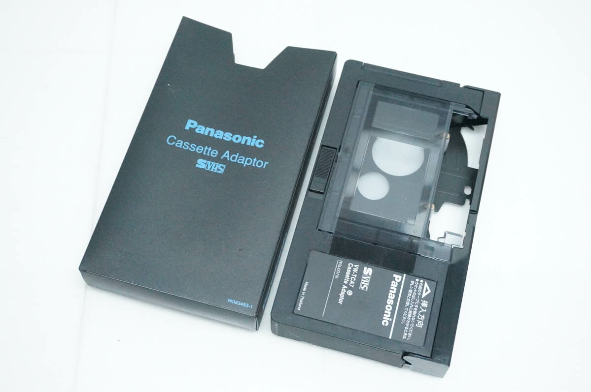●商品情報 ・VHS-CをVHSで再生するアダプターです。 ・メーカー／Panasonicパナソニック ・型番／VW-TCA7 ※詳細はメーカーHP等でご確認ください。 ●状態／【中古】 ・スレ、キズ、使用感がございます。 ●付属品／本体の...