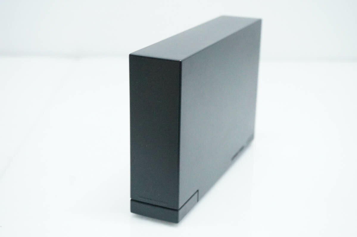 ●商品情報 ・Windows/Macパソコンでも、テレビでも使える！WD製ドライブ採用の速くて静かなハードディスク ・型番／HDCL-UTE2K ・HDD容量／2TB ※詳細はメーカーHP等をご確認ください。 ●状態／【中古】 ・スレ、キズ...