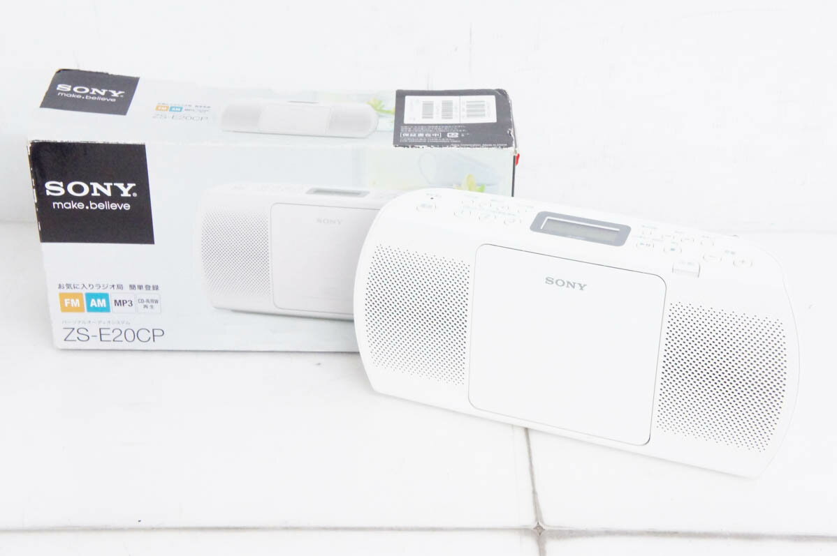 ●商品情報 ・お気に入りのラジオ局をかんたん登録。 ・ラジオとCDの操作ボタンが分かれているから使いやすい。 ・薄型だから狭い場所にも置きやすいスリムデザイン。 ・メーカー／SONYソニー ・型番／ZS-E20CP ※詳細はメーカーHP等を...