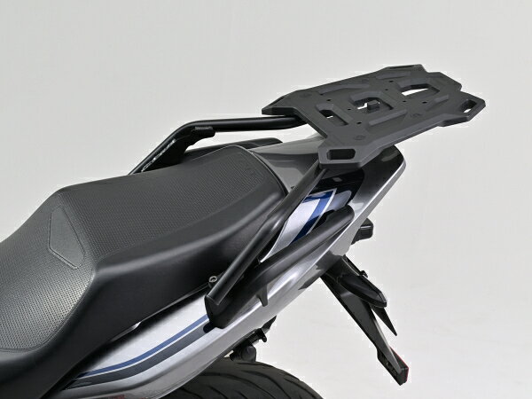繊維強化プラスチック製の高強度トッププレート採用。 HenlyBeginsのイージーリングベルトや、GIVI モノロックトップケース＆タンクロックが簡単に取り付けできる。 [ 旅の可能性を広げる3つの専用取り付け方法 ] ◇ イージーリング...