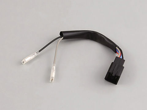 新型HONDA車に多く見られる車体側が9Pカプラー の車両にLEDウインカー対応リレー（69571）を取り 付けるために、2P平端子接続に変換するハーネス。 ◆代表車種：【HONDA】CB1300SF/SB（'06, '07）, CB400...