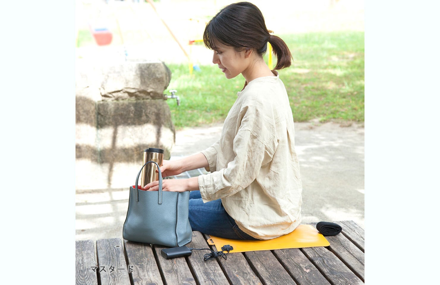 持ち運べるホットマット寒くなると気になるのが腰回りや足下の冷え。そんな時、くるくる丸めて持ち運びができるPOKATTO(ポカット)は、屋外はもちろん、自宅や、オフィスでも、どこでもポカット温めてくれます。寒い季節のお供にぴったりな、持ち運び...