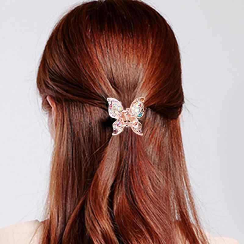 ・カテゴリ: ヘアアクセサリー・ヘアアクセサリーカテゴリ: バンスクリップ・スタイル: レディース・主な素材: 合金・加工方法: ラインストーン・デザイン: リボン・カラー展開: ブルー、ホワイト、パープル、マルチカラー、ローズレッド