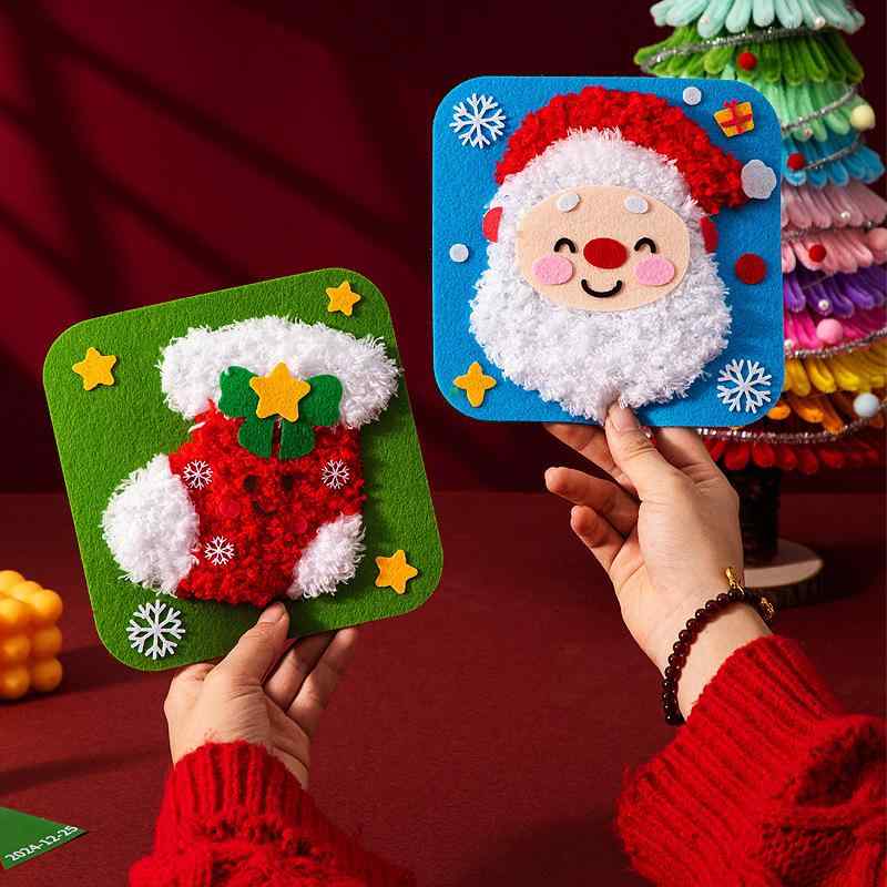 ・素材: 不織布・カラー展開: サンタ、雪だるま、クリスマスツリー、ソックス、ベル、ジンジャーブレッドマン、トナカイ、うさぎ、猫、イルカ、羊、ゾウ、カエル、ひよこ、犬、トラ、クマ・スタイル: カートゥーン