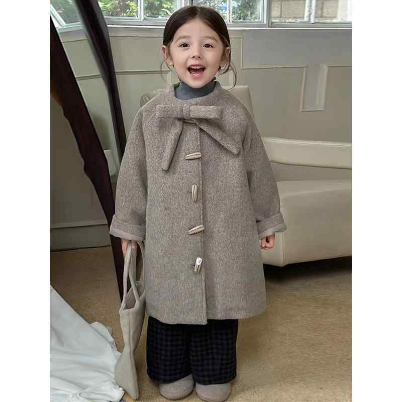 ・カテゴリ: 子供用コート、ジャケット、アウター・性別: 女性・年齢層: 新生児(0-1歳、80cm以下)・ネックライン: クルーネック・スタイル: 淑女・柄: 無地・厚さ: 厚手・袖丈: 長袖・カラー展開: グレー・身長目安: 100cm...