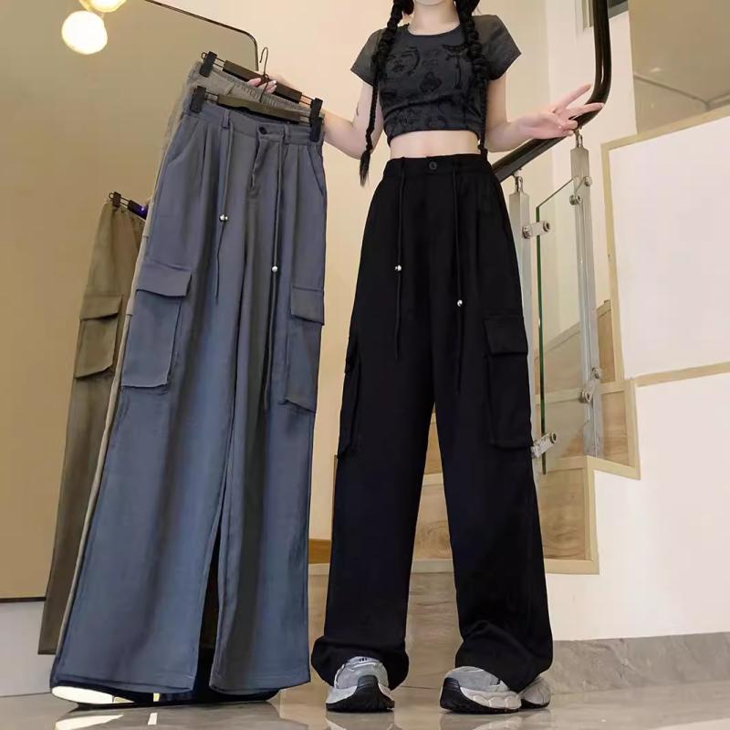 ・カテゴリ: カーゴパンツ・丈: ロング丈・主な素材: ポリエステル80〜90%、綿・厚さ: 薄手・デザイン: ポケット付き・パンツシルエット: ワイドパンツ・ウエスト: ハイウエスト・カラー展開: ブラック, グレー, カーキ・サイズ展開...