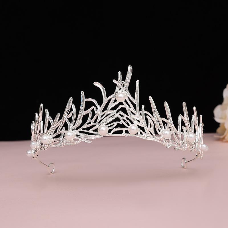 ・カテゴリ: ヘッドアクセサリー・素材: 合金、白水晶・スタイル: 女性用・形状: クラウン・加工: メッキ・カラー展開: ゴールド、シルバー、ブロンズ、ブラック、ホワイト、レッド、グリーン