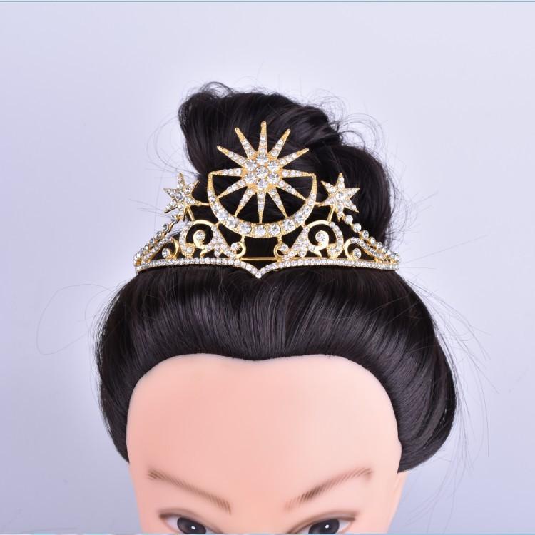 ・カテゴリ: ヘアアクセサリー・スタイル: 韓国風・素材: 合金・形状: クラウン・加工: メッキ・水晶: 白水晶・カラー展開: ホワイト、ゴールド・ギフトシーン: 結婚式、旅行記念・柄: パターン